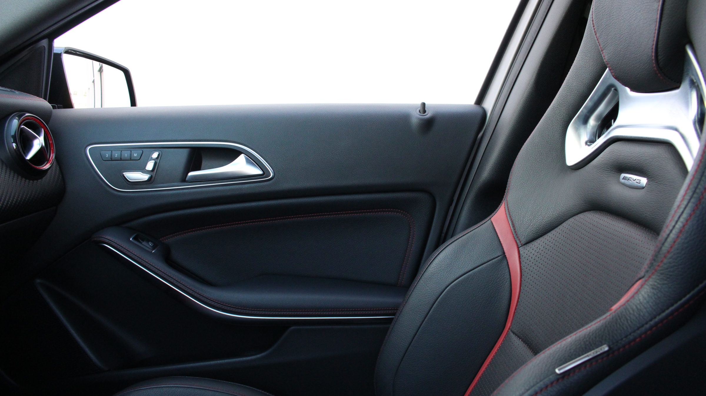 Voiture d'occasion Mercedes Classe A 45 AMG 381CH Pack Performance ...