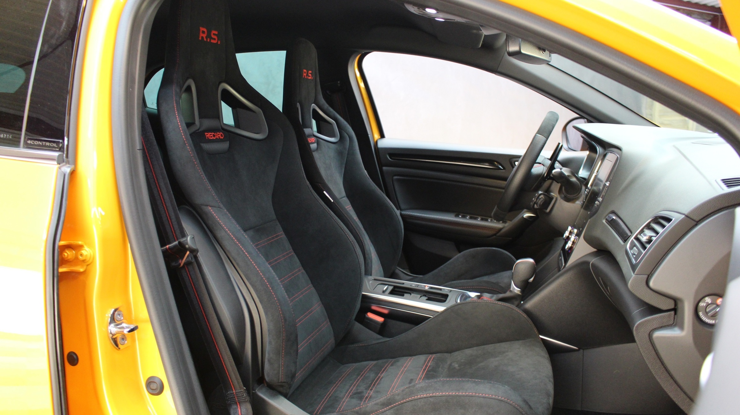 Voiture d'occasion Renault Mégane IV 1.8 T 300 CH RS TROPHY EDC - Réf ...